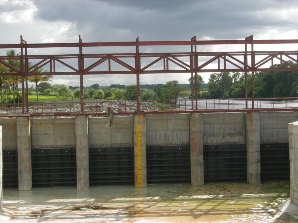 Vertical lift gates – Godbole Gates Pvt. Ltd.